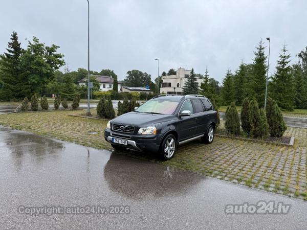 Grey Volvo XC90 2010 in Kuressaare, with an engine capacity of 2.40 L and mileage of 330 thousand km for 9500 €, photo 3 on AUTOMOTO.COM.LV