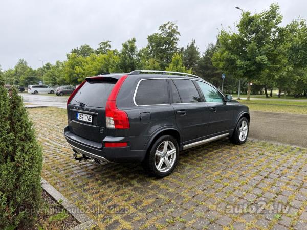 Grey Volvo XC90 2010 in Kuressaare, with an engine capacity of 2.40 L and mileage of 330 thousand km for 9500 €, photo 5 on AUTOMOTO.COM.LV