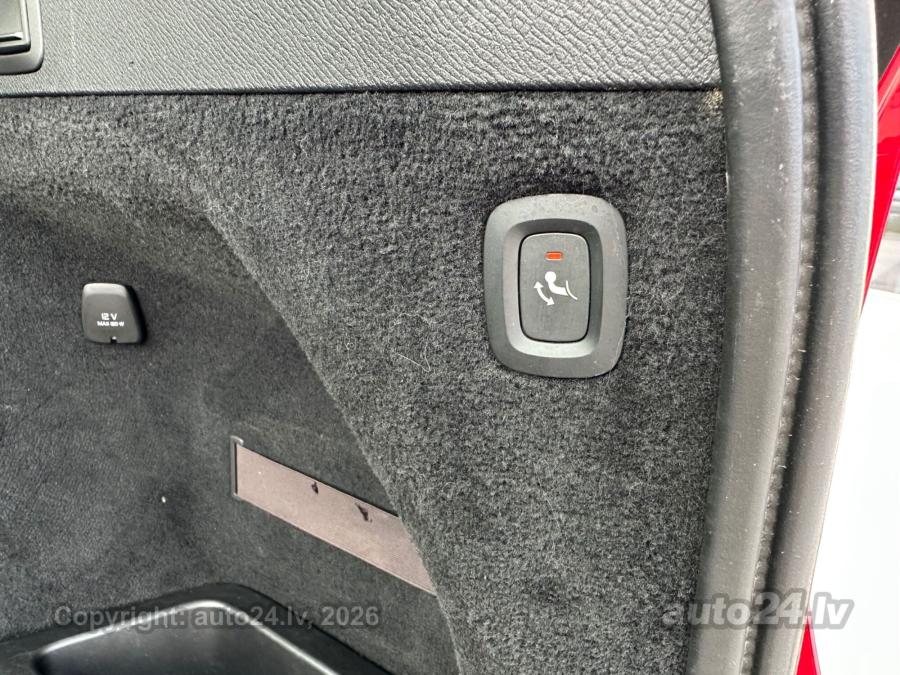 Pelēks Volvo XC90 2016 Tartu, ar dzinēja tilpumu 2.00 L un nobraukumu 162 tūkst. km par 25800 €, foto 27 vietnē AUTOMOTO.COM.LV