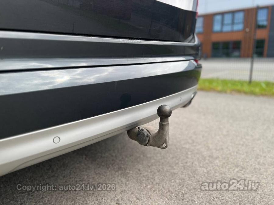 Grey Volvo XC90 2017 in Tallinn, with an engine capacity of 2.00 L and mileage of 200 thousand km for 23990 €, photo 10 on AUTOMOTO.COM.LV
