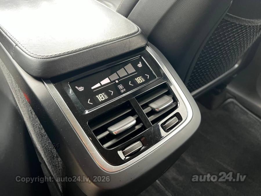 Grey Volvo XC90 2017 in Tallinn, with an engine capacity of 2.00 L and mileage of 200 thousand km for 23990 €, photo 22 on AUTOMOTO.COM.LV