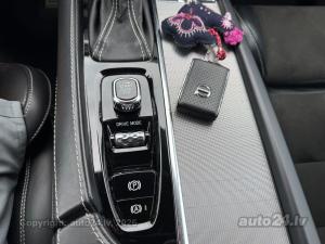 Pelēks Volvo XC90 2018 Valga, ar dzinēja tilpumu 2.00 L un nobraukumu 165 tūkst. km par 29900 €, foto 16 vietnē AUTOMOTO.COM.LV