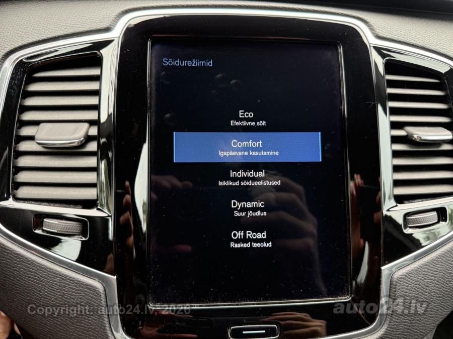 Pelēks Volvo XC90 2018 Valga, ar dzinēja tilpumu 2.00 L un nobraukumu 165 tūkst. km par 29900 €, foto 21 vietnē AUTOMOTO.COM.LV