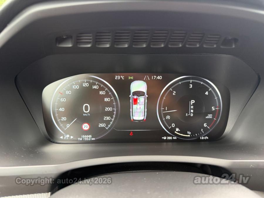 Pelēks Volvo XC90 2018 Valga, ar dzinēja tilpumu 2.00 L un nobraukumu 165 tūkst. km par 29900 €, foto 23 vietnē AUTOMOTO.COM.LV