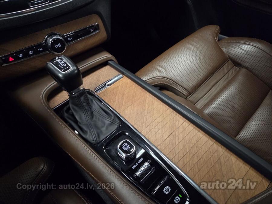 Pelēks Volvo XC90 2020 Tallina, ar dzinēja tilpumu 2.00 L un nobraukumu 164 tūkst. km par 34900 €, foto 12 vietnē AUTOMOTO.COM.LV