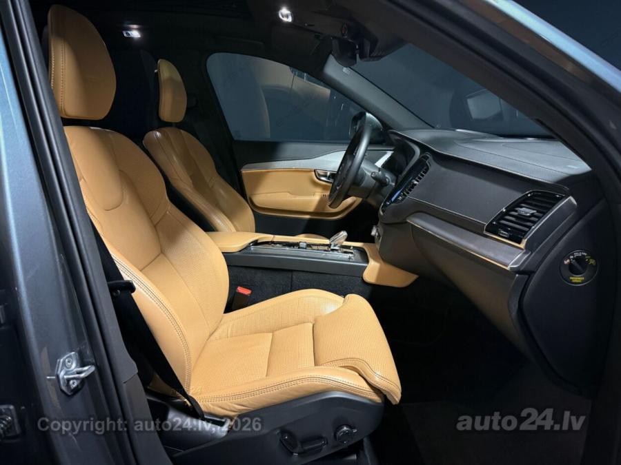 Grey Volvo XC90 2020 in Tallinn, with an engine capacity of 2.00 L and mileage of 140 thousand km for 42990 €, photo 18 on AUTOMOTO.COM.LV