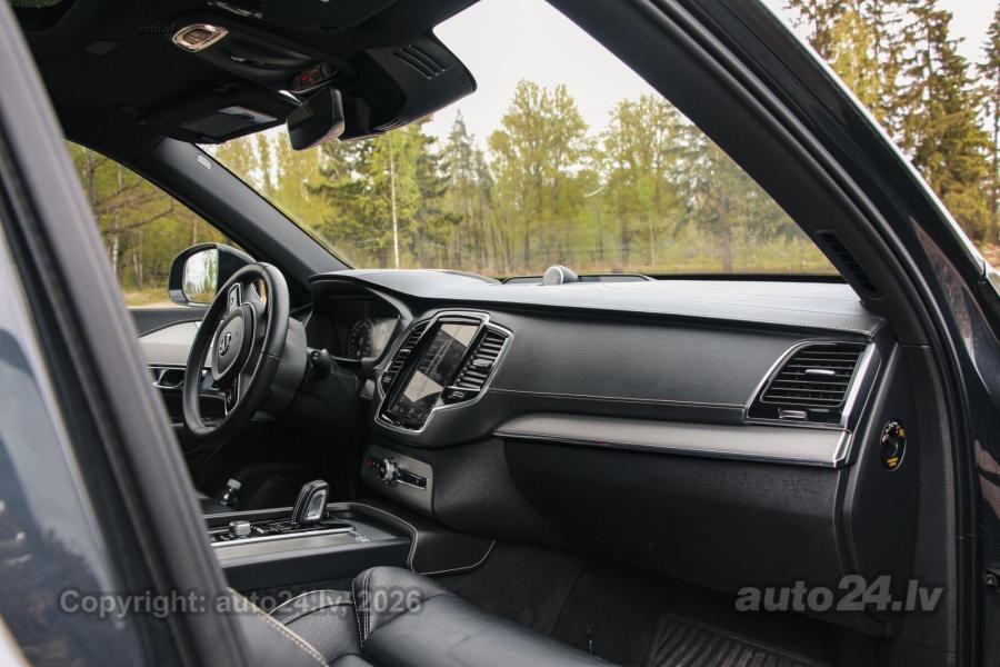 Grey Volvo XC90 2021 in Tallinn, with an engine capacity of 2.00 L and mileage of 116 thousand km for 49500 €, photo 13 on AUTOMOTO.COM.LV