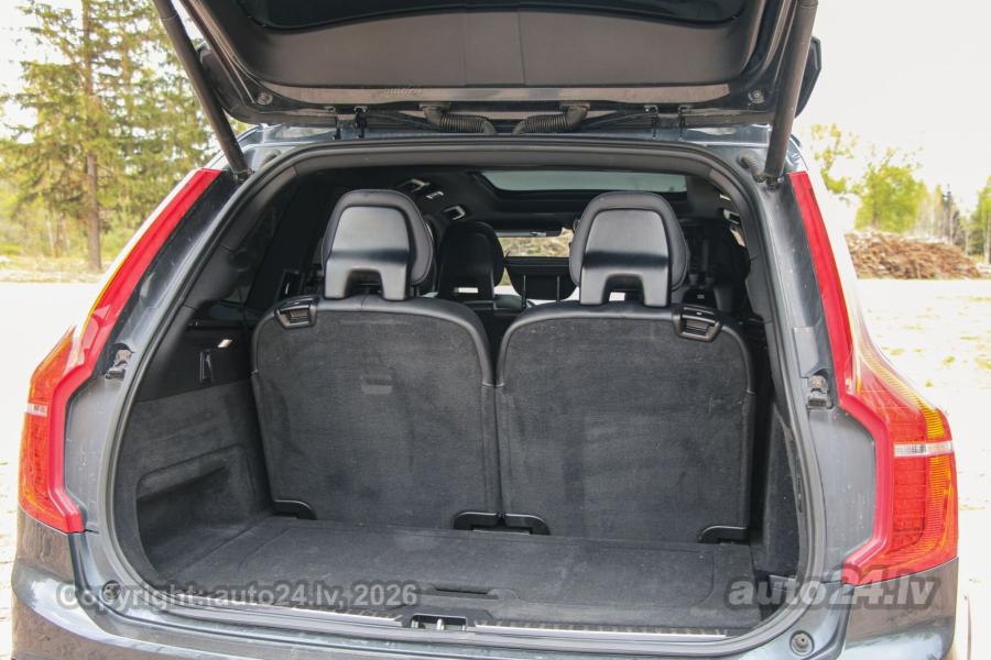 Grey Volvo XC90 2021 in Tallinn, with an engine capacity of 2.00 L and mileage of 116 thousand km for 49500 €, photo 21 on AUTOMOTO.COM.LV