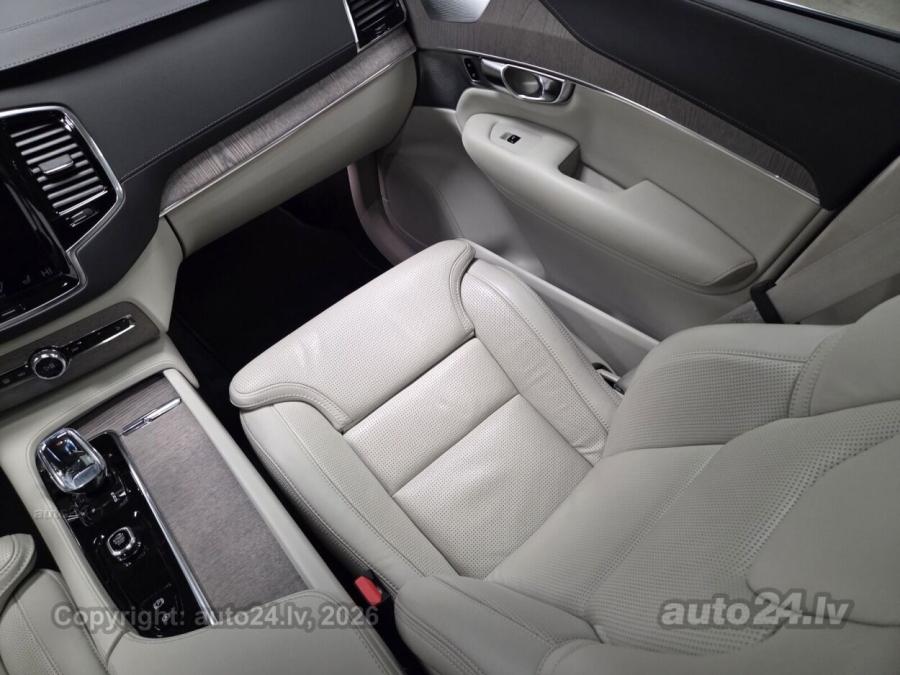 Pelēks Volvo XC90 2022 Tallina, ar dzinēja tilpumu 2.00 L un nobraukumu 63 tūkst. km par 54900 €, foto 16 vietnē AUTOMOTO.COM.LV