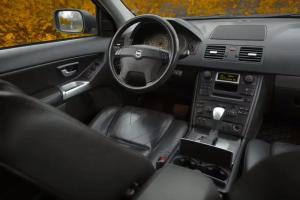 Красный Вольво ХС90 2003 в Елгава, объемом двигателя 2.40 л и пробегом 352 тыс. км за 5400 €, фото 8 на AUTOMOTO.COM.LV
