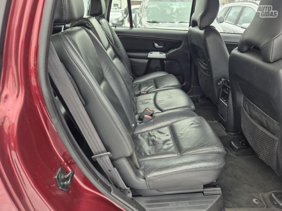 Sarkans Volvo XC90 2004 Utena, ar dzinēja tilpumu 2.40 L un nobraukumu 305 tūkst. km par 3700 €, foto 11 vietnē AUTOMOTO.COM.LV