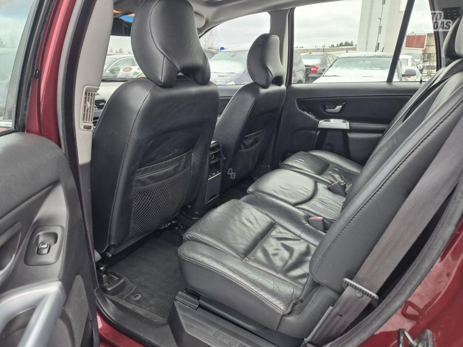 Sarkans Volvo XC90 2004 Utena, ar dzinēja tilpumu 2.40 L un nobraukumu 305 tūkst. km par 3700 €, foto 16 vietnē AUTOMOTO.COM.LV