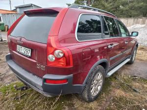 Red Volvo XC90 2004 in Riga, with an engine capacity of 2.50 L and mileage of 300 thousand km for 1490 €, photo 4 on AUTOMOTO.COM.LV