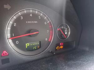 Red Volvo XC90 2004 in Riga, with an engine capacity of 2.50 L and mileage of 300 thousand km for 1490 €, photo 10 on AUTOMOTO.COM.LV