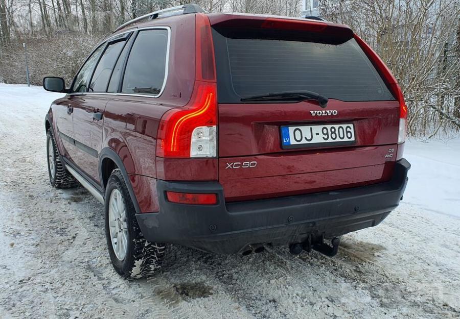Sarkans Volvo XC90 2005 Rīga, ar dzinēja tilpumu 2.40 L un nobraukumu 271 tūkst. km par 4995 €, foto 4 vietnē AUTOMOTO.COM.LV