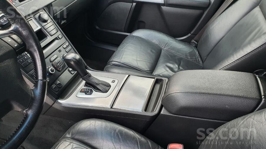 Sarkans Volvo XC90 2005 Rīga, ar dzinēja tilpumu 2.40 L un nobraukumu 271 tūkst. km par 4995 €, foto 15 vietnē AUTOMOTO.COM.LV