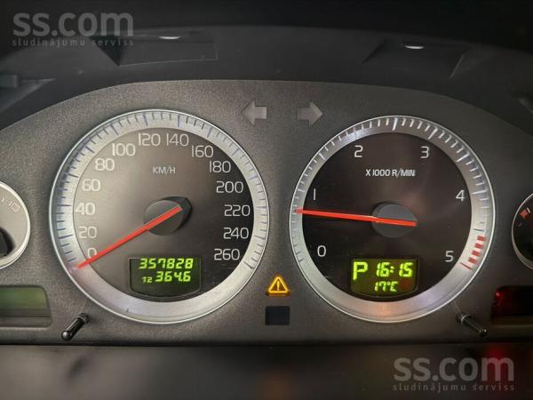 Sarkans Volvo XC90 2006 Rīga, ar dzinēja tilpumu 2.40 L un nobraukumu 358 tūkst. km par 4900 €, foto 10 vietnē AUTOMOTO.COM.LV