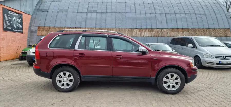 Red Volvo XC90 2006 in Valmiera, with an engine capacity of 2.40 L and mileage of 371 thousand km for 5600 €, photo 3 on AUTOMOTO.COM.LV