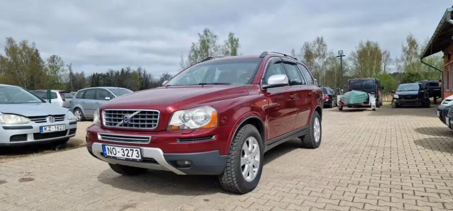Red Volvo XC90 2006 in Valmiera, with an engine capacity of 2.40 L and mileage of 371 thousand km for 5600 €, photo 7 on AUTOMOTO.COM.LV