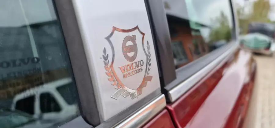 Red Volvo XC90 2006 in Valmiera, with an engine capacity of 2.40 L and mileage of 371 thousand km for 5600 €, photo 16 on AUTOMOTO.COM.LV