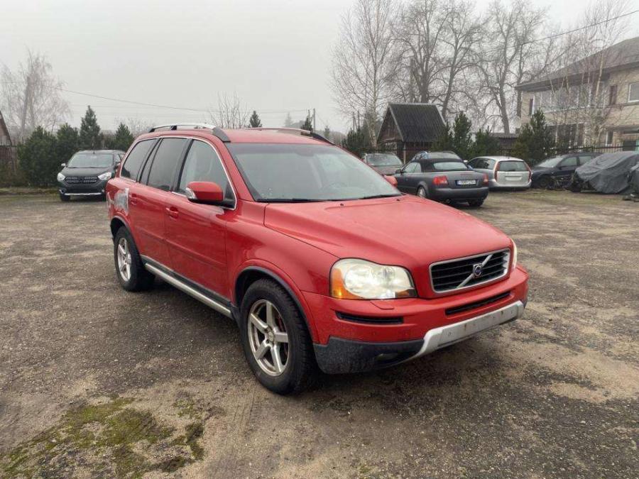 Red Volvo XC90 2007 in Radviliskis, with an engine capacity of 2.40 L and mileage of 363 thousand km for 5384 €, photo 2 on AUTOMOTO.COM.LV