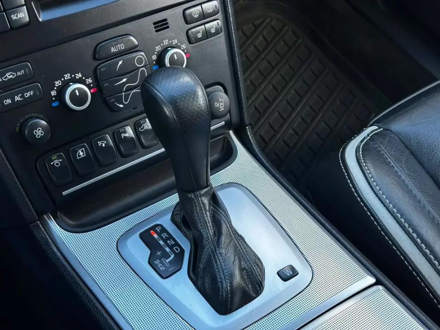 Sarkans Volvo XC90 2007 Jelgava, ar dzinēja tilpumu 2.40 L un nobraukumu 290 tūkst. km par 7990 €, foto 23 vietnē AUTOMOTO.COM.LV