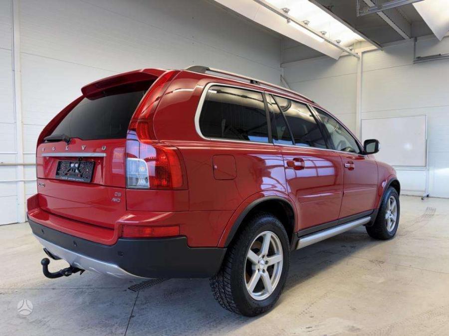 Red Volvo XC90 2007 in Radviliskis, with an engine capacity of 2.40 L and mileage of 363 thousand km for 5950 €, photo 4 on AUTOMOTO.COM.LV