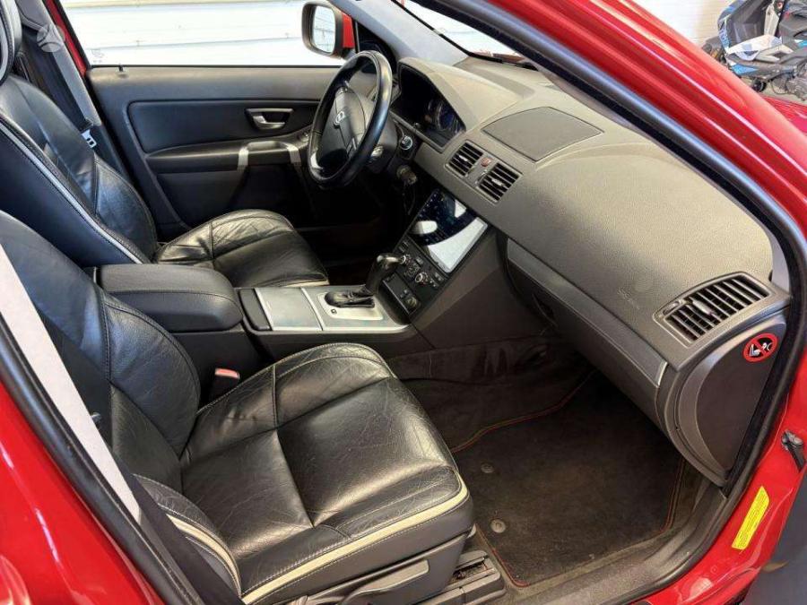 Red Volvo XC90 2007 in Radviliskis, with an engine capacity of 2.40 L and mileage of 363 thousand km for 5950 €, photo 9 on AUTOMOTO.COM.LV