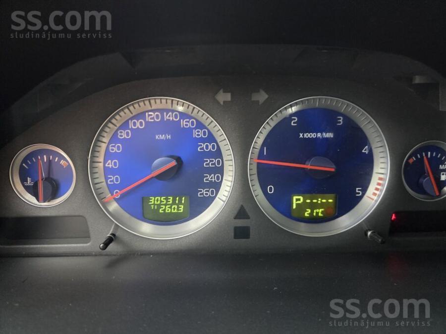Sarkans Volvo XC90 2007 Jelgava, ar dzinēja tilpumu 2.40 L un nobraukumu 0 tūkst. km par 6200 €, foto 15 vietnē AUTOMOTO.COM.LV