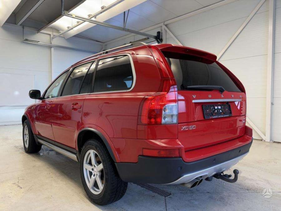 Red Volvo XC90 2007 in Radviliskis, with an engine capacity of 2.40 L and mileage of 363 thousand km for 5850 €, photo 5 on AUTOMOTO.COM.LV