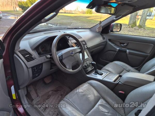 Sarkans Volvo XC90 2008 Tartu, ar dzinēja tilpumu 2.40 L un nobraukumu 389 tūkst. km par 3800 €, foto 8 vietnē AUTOMOTO.COM.LV