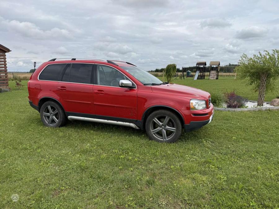Red Volvo XC90 2008 in Jonava, with an engine capacity of 2.40 L and mileage of 347 thousand km for 6000 €, photo 1 on AUTOMOTO.COM.LV