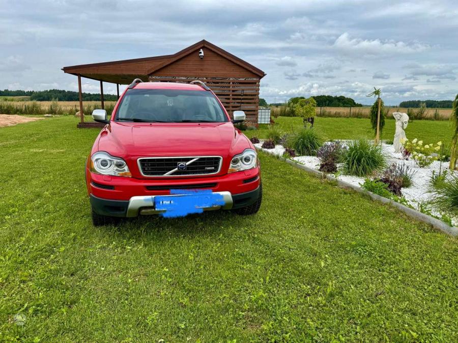 Red Volvo XC90 2008 in Jonava, with an engine capacity of 2.40 L and mileage of 347 thousand km for 6000 €, photo 5 on AUTOMOTO.COM.LV