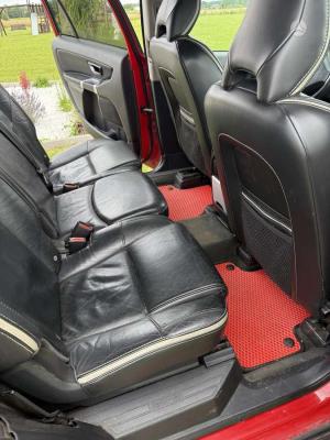 Red Volvo XC90 2008 in Jonava, with an engine capacity of 2.40 L and mileage of 347 thousand km for 6000 €, photo 9 on AUTOMOTO.COM.LV