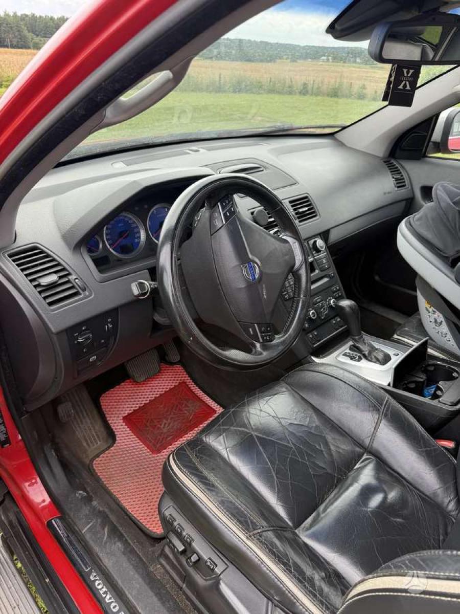 Red Volvo XC90 2008 in Jonava, with an engine capacity of 2.40 L and mileage of 347 thousand km for 6000 €, photo 10 on AUTOMOTO.COM.LV