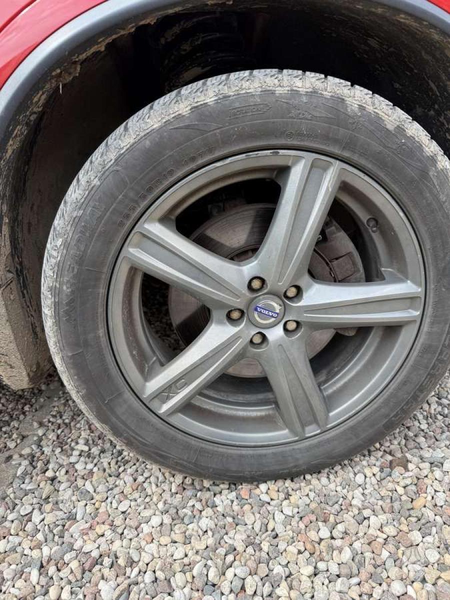 Red Volvo XC90 2008 in Jonava, with an engine capacity of 2.40 L and mileage of 347 thousand km for 6000 €, photo 14 on AUTOMOTO.COM.LV