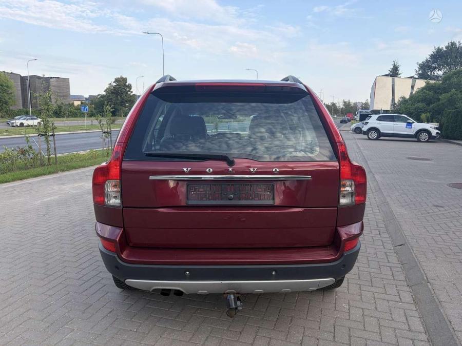 Red Volvo XC90 2008 in Vilnius, with an engine capacity of 2.40 L and mileage of 304 thousand km for 5800 €, photo 4 on AUTOMOTO.COM.LV