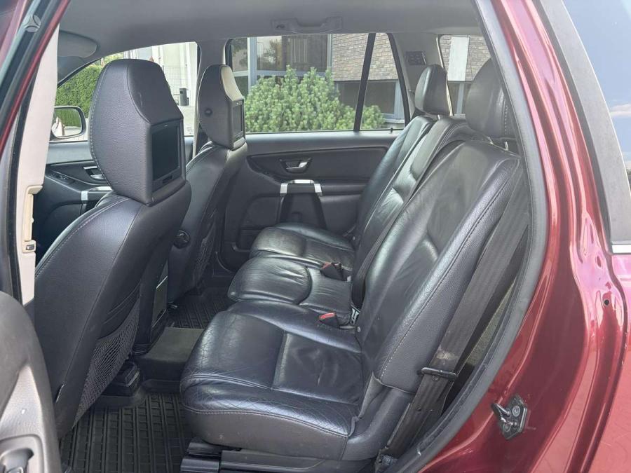 Red Volvo XC90 2008 in Vilnius, with an engine capacity of 2.40 L and mileage of 304 thousand km for 5800 €, photo 10 on AUTOMOTO.COM.LV