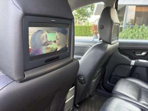 Red Volvo XC90 2008 in Vilnius, with an engine capacity of 2.40 L and mileage of 304 thousand km for 5800 €, photo 11 on AUTOMOTO.COM.LV