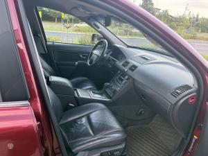 Red Volvo XC90 2008 in Vilnius, with an engine capacity of 2.40 L and mileage of 304 thousand km for 5800 €, photo 13 on AUTOMOTO.COM.LV