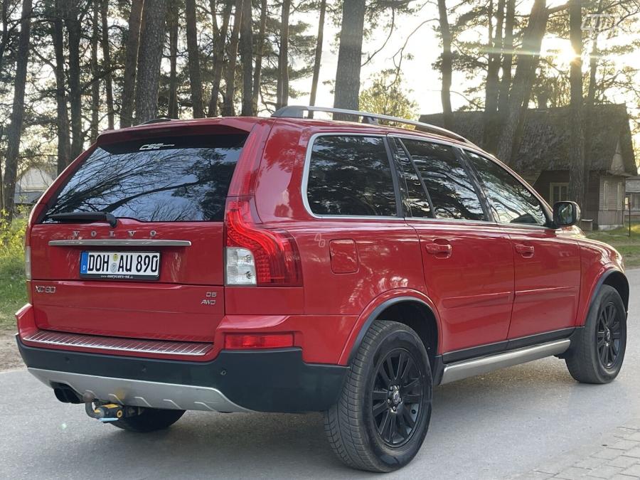 Red Volvo XC90 2008 in Vilnius, with an engine capacity of 2.40 L and mileage of 303 thousand km for 5650 €, photo 8 on AUTOMOTO.COM.LV