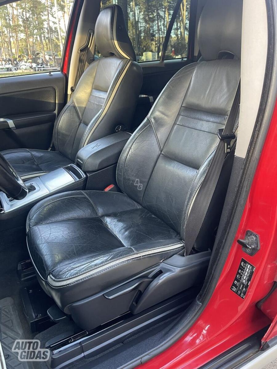 Red Volvo XC90 2008 in Vilnius, with an engine capacity of 2.40 L and mileage of 303 thousand km for 5650 €, photo 17 on AUTOMOTO.COM.LV