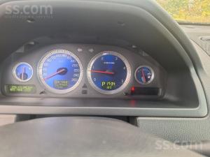 Sarkans Volvo XC90 2008 Ventspils, ar dzinēja tilpumu 2.40 L un nobraukumu 388 tūkst. km par 5000 €, foto 12 vietnē AUTOMOTO.COM.LV