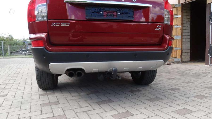 Red Volvo XC90 2009 in Joniskis, with an engine capacity of 2.40 L and mileage of 305 thousand km for 6249 €, photo 10 on AUTOMOTO.COM.LV