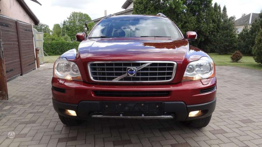 Red Volvo XC90 2009 in Joniskis, with an engine capacity of 2.40 L and mileage of 305 thousand km for 6249 €, photo 11 on AUTOMOTO.COM.LV