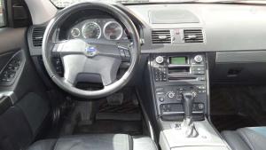 Red Volvo XC90 2009 in Joniskis, with an engine capacity of 2.40 L and mileage of 305 thousand km for 6249 €, photo 13 on AUTOMOTO.COM.LV