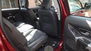 Red Volvo XC90 2009 in Joniskis, with an engine capacity of 2.40 L and mileage of 305 thousand km for 6249 €, photo 16 on AUTOMOTO.COM.LV
