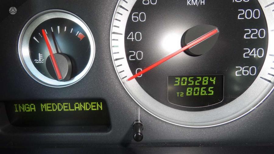 Red Volvo XC90 2009 in Joniskis, with an engine capacity of 2.40 L and mileage of 305 thousand km for 6249 €, photo 25 on AUTOMOTO.COM.LV