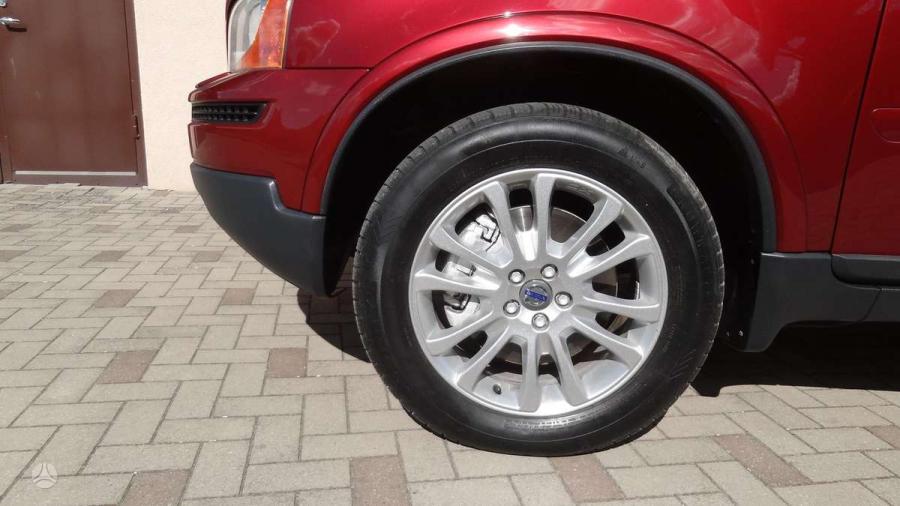 Red Volvo XC90 2009 in Joniskis, with an engine capacity of 2.40 L and mileage of 305 thousand km for 6249 €, photo 27 on AUTOMOTO.COM.LV