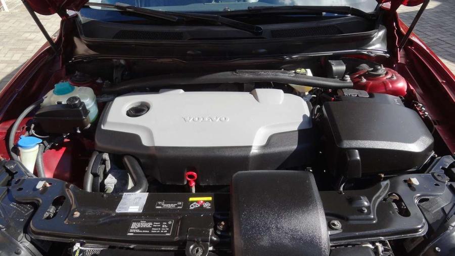 Red Volvo XC90 2009 in Joniskis, with an engine capacity of 2.40 L and mileage of 305 thousand km for 6249 €, photo 28 on AUTOMOTO.COM.LV